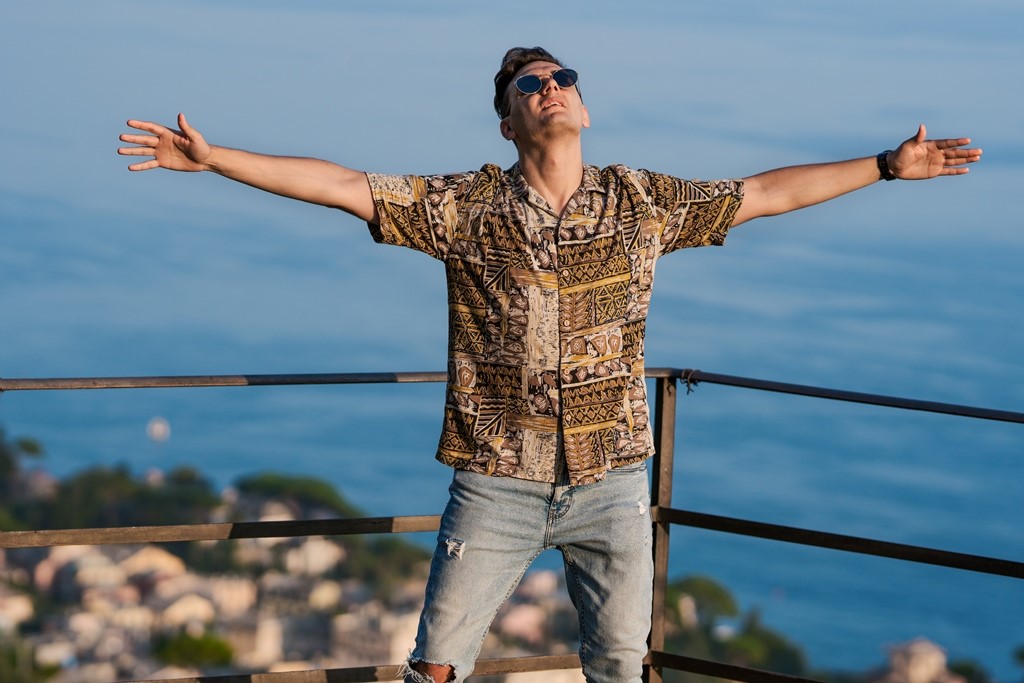 Alter James: Presento quello che sono, ecco come “Sto bene”. – Teatro e ...